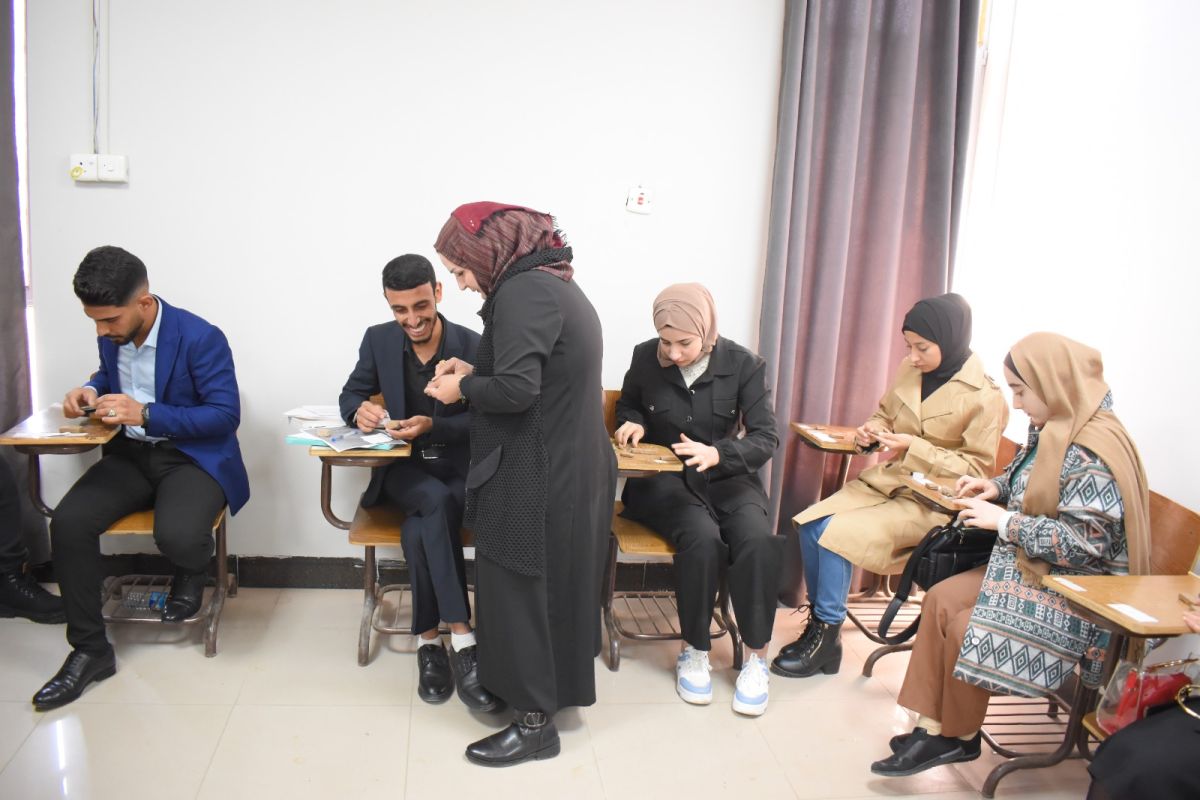 A training workshop for first and fourth stage students in the ...