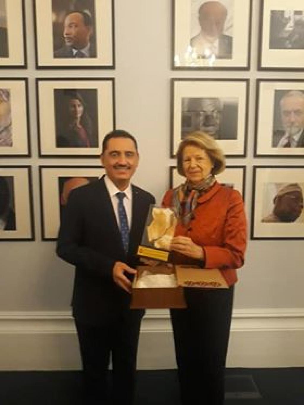 During his tour in the UK, the Central Library is Al-Ahmady’s top ...